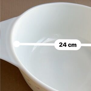 Pyrex | Kitchen | Pyrex White Casserole Dish With Floral Pattern And ...